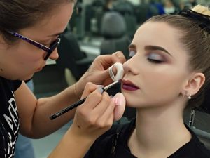 ¿QUÉ ES EL MAQUILLAJE SOCIAL?